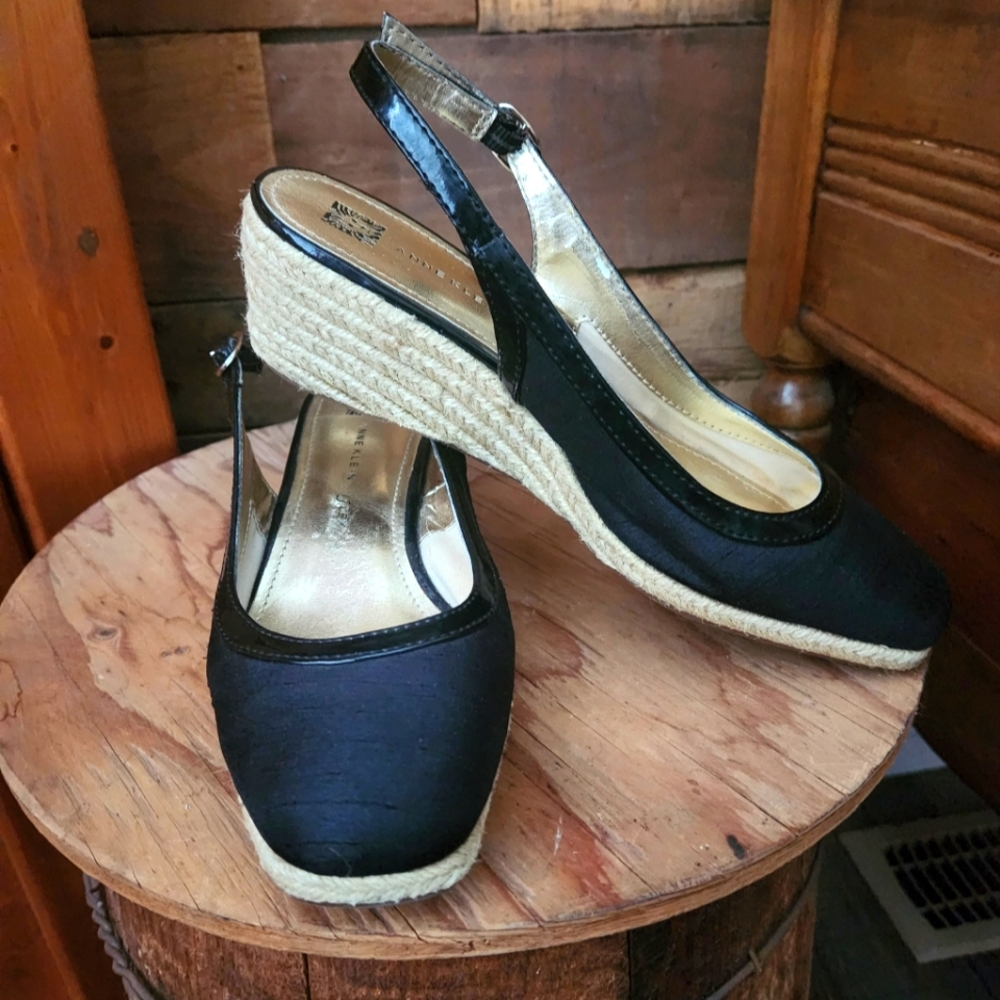 Anne Klein Iflex Slingback Wedge Heel Shoe- Size 8.5 - Gem